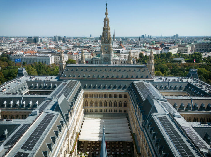 Photovoltaik – kein Problem im denkmalgeschützten Rathaus Ensemble ...